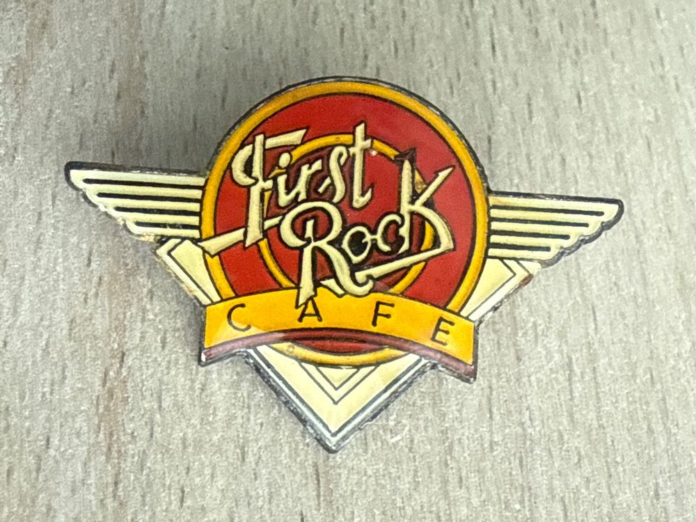 Pin First Rock Cafe (Gebraucht) in Glattbrugg für CHF 2 – mit Lieferung ...