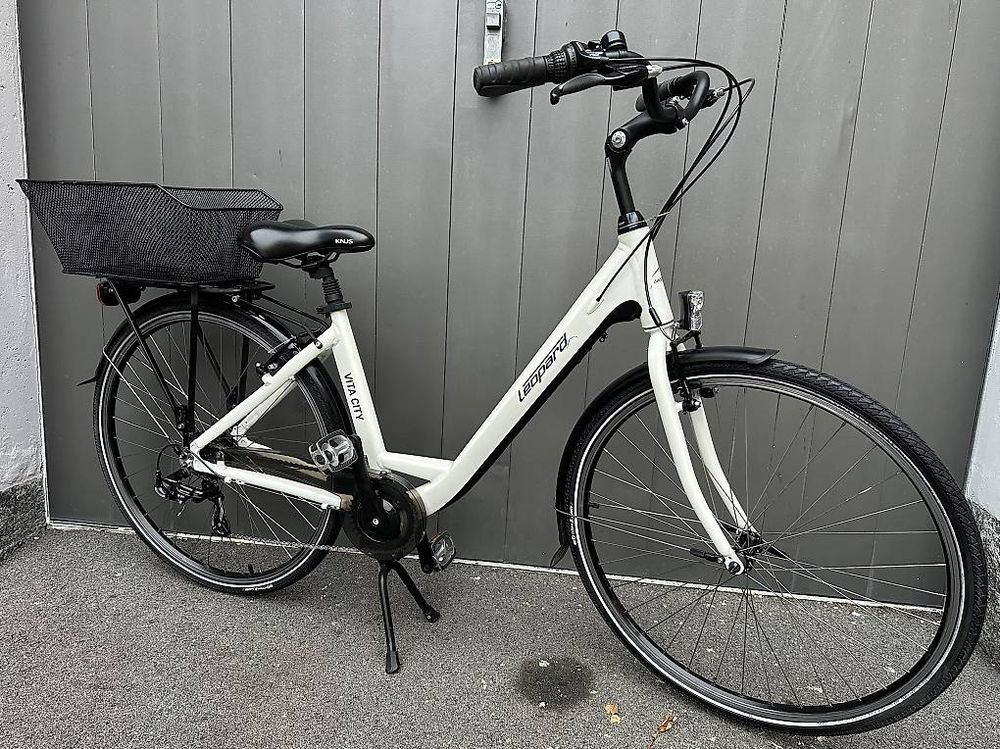 Bicicletta da donna Leopard 28 (Gebraucht) in Quartino für CHF 200 – nur Abholung auf Ricardo kaufen