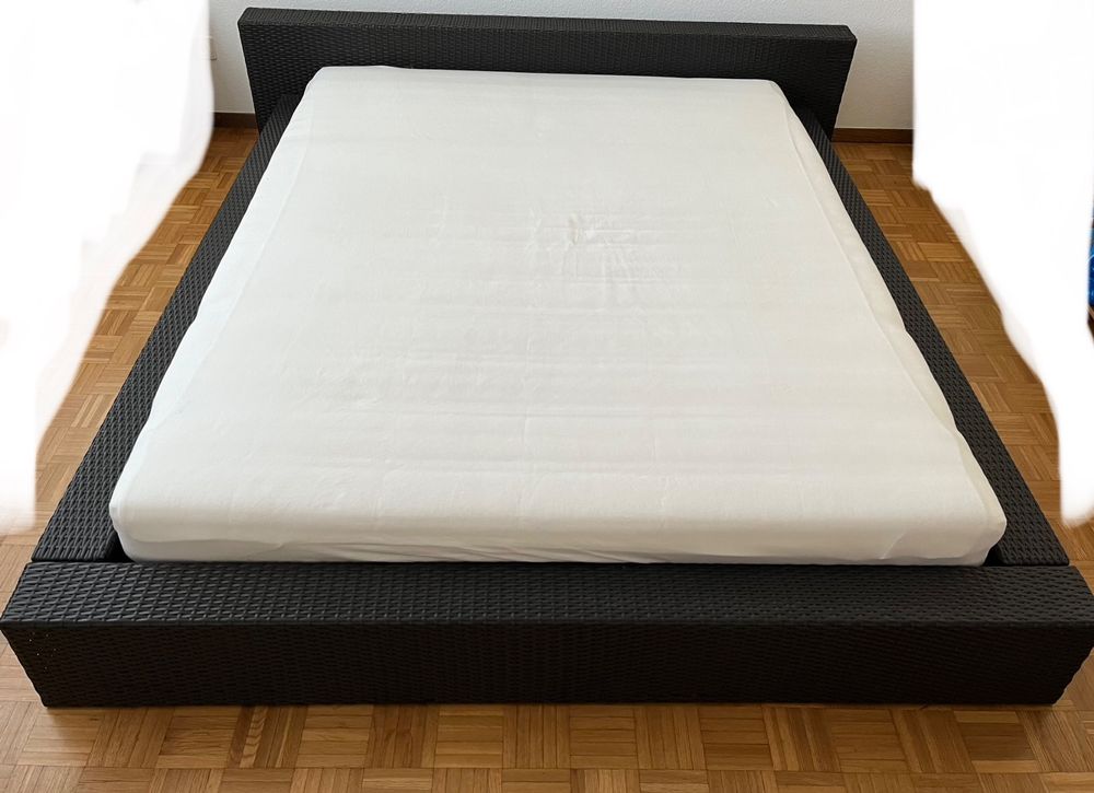 Bett 160x200 mit Rattanoptik, inkl. Rost & Matratze (Gebraucht) in Bachenbülach für CHF 420 ...