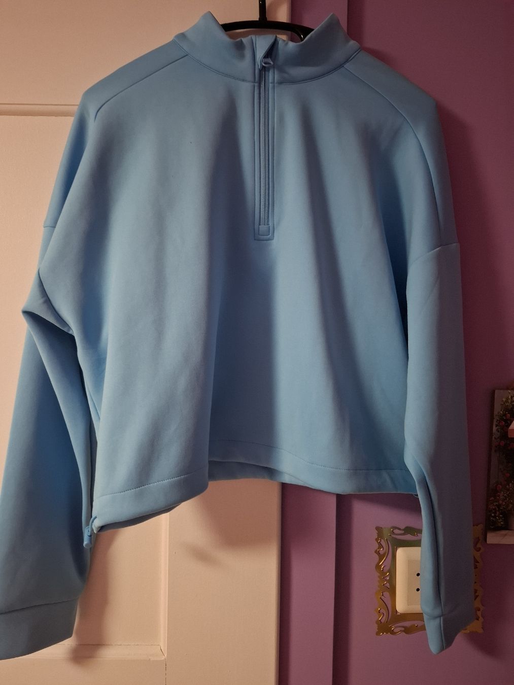 Hellblauer Cropped Pullover mit Reissverschluss (Neu (gemäss ...