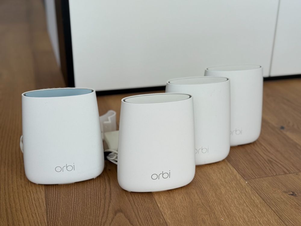 NETGEAR Orbi: 1 Router und 3 Satelliten; alles funktioniert (Gebraucht ...