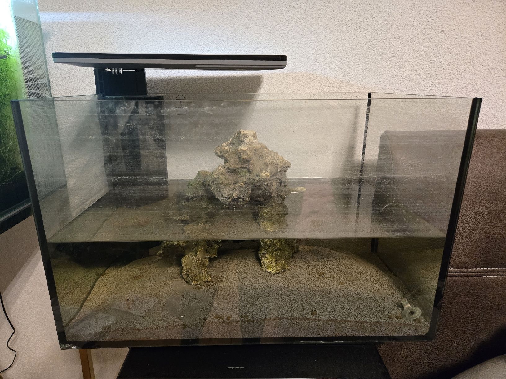 Aquarium mit Sand, Stein, Filter, Lampe (Gebraucht) in Füllinsdorf für ...
