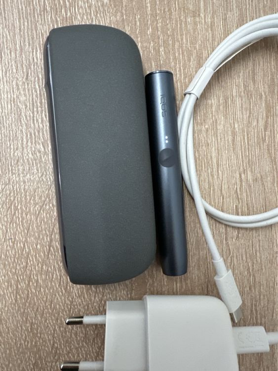 IQOS ILUMA, neuwertig, wenig gebraucht, mit Zubehör! (Gebraucht) in ...