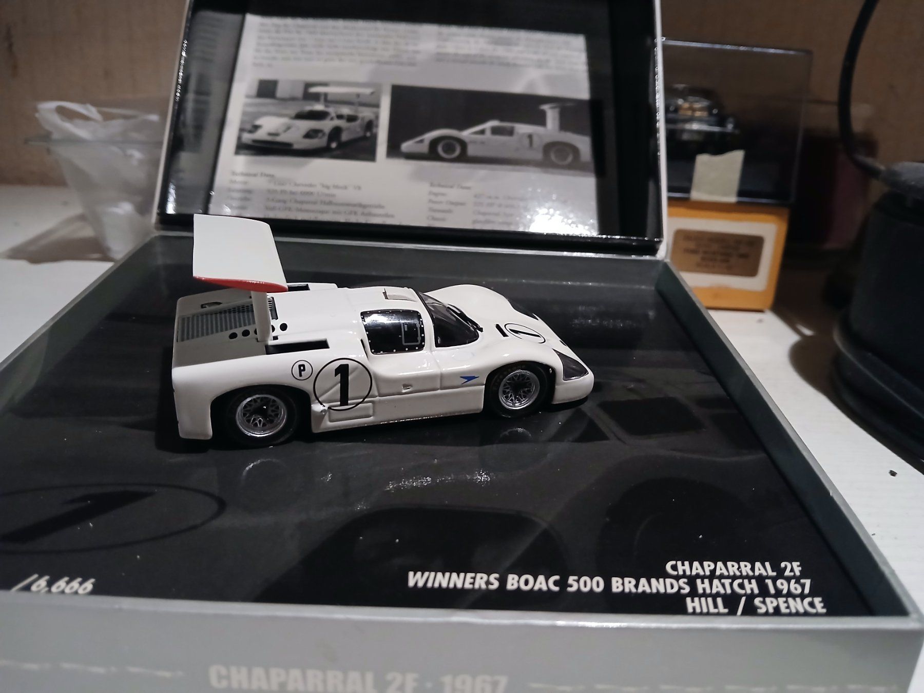 Minichamps 1:43 Chaparral 2F Sieger Brands Hatch 1967 RAR (Neu und ...