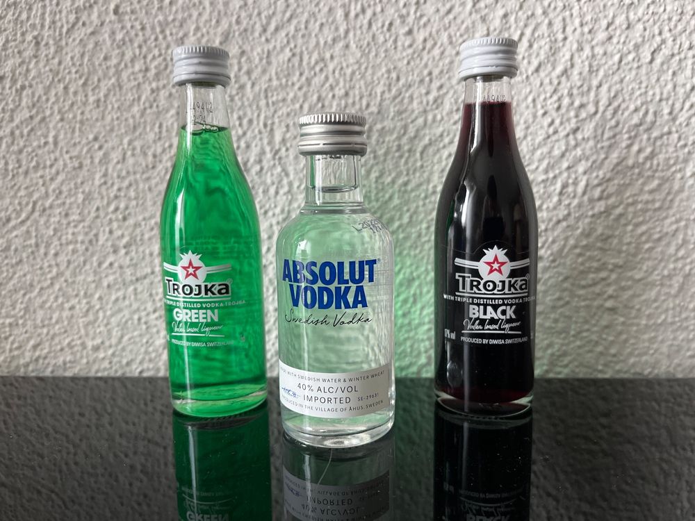 Absolut & Trojka Green and Black Vodka Mini (Neu (gemäss Beschreibung ...