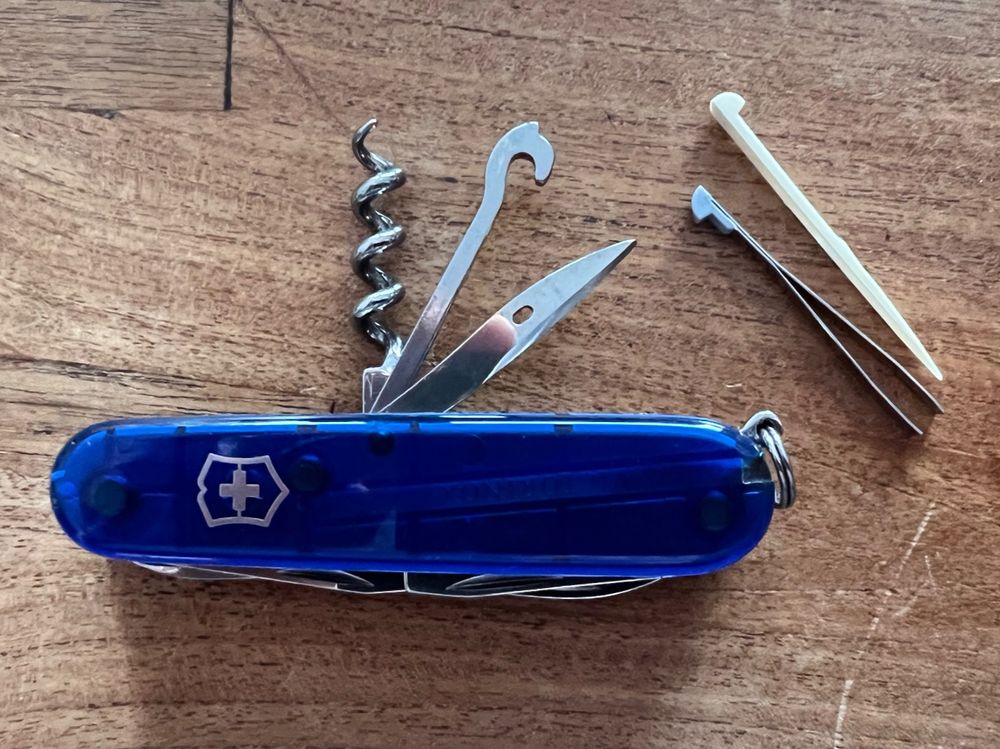 Victorinox "Climber" Swiss Army Knife in Transparent Blue (Neu und ...