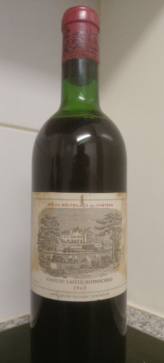 Château Lafite Rothschild 1969 1er Grand cru Classe (Neu (gemäss Beschreibung)) in Grenchen für ...
