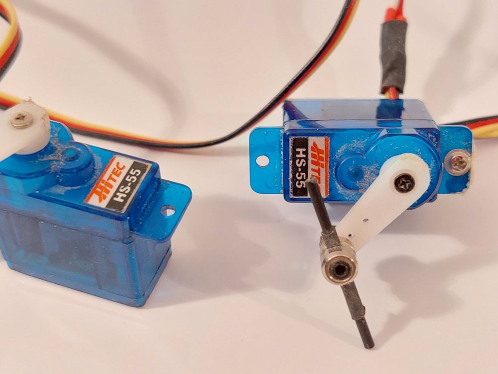 Hitec Mini-Servo HS-55 Analog-Servo | Kaufen auf Ricardo Hitec Mini-Servo HS-55 Analog-Servo | Kaufen auf Ricardo