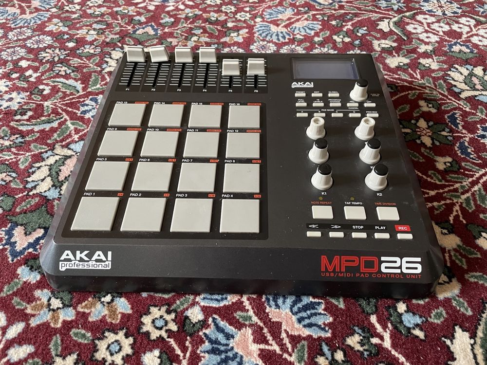 Akai MPD 26 (Gebraucht) in Lutry für CHF 20 – mit Lieferung auf Ricardo ...