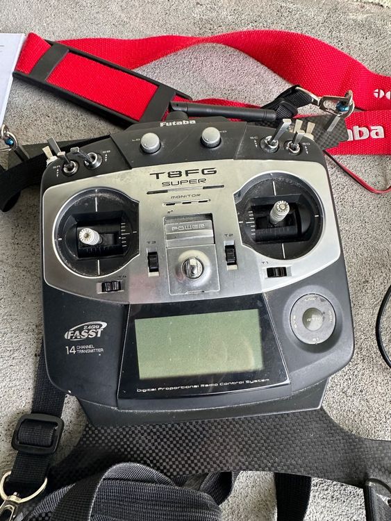 Futaba T8FG Fernsteuerung, Profi Ladegerät und Motor im Set (Gebraucht ...