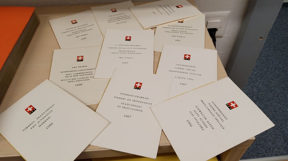 Schöne Sammlung: Schweizer Briefmarkenheftli 1960-1962-66-67 | Kaufen ...