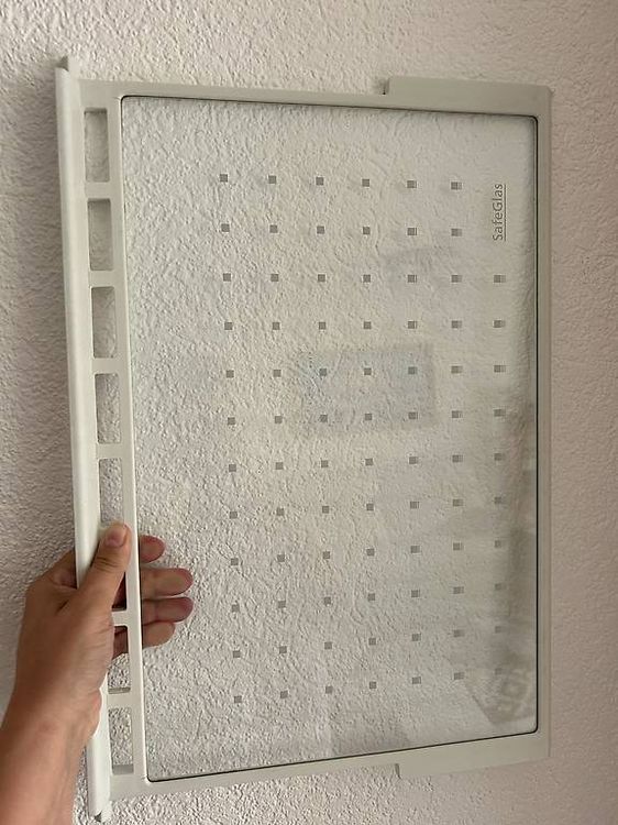 Tablettes pour frigo en verre 48.6 x 33.2 (D'occasion) à La Neuveville ...