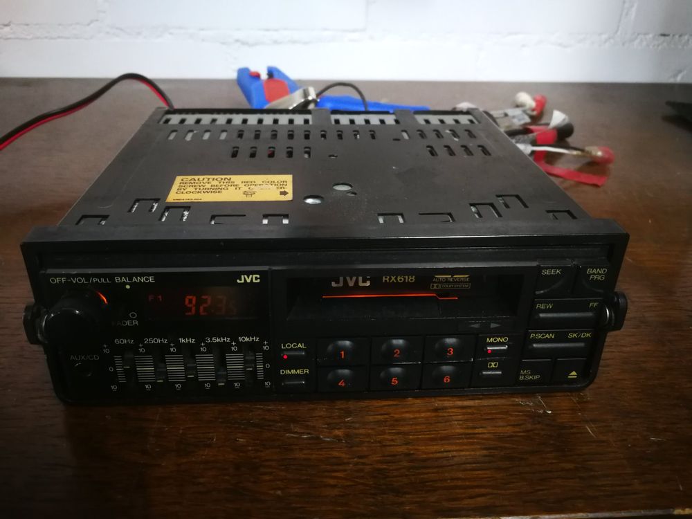 Retro Autoradio JVC (Defekt) in Jona für CHF 2 – nur Abholung auf ...