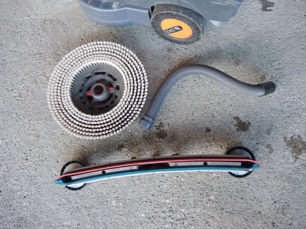 Taski Combimat 600 Scheuersaugmaschine/mit Akku/i.O/ab 1.- (Gebraucht ...