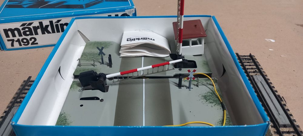 Märklin 7192 Bahnübergang mit Schranken OVP (Neu (gemäss Beschreibung ...