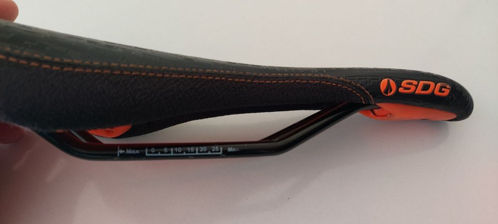 SDG speed defies gravity Orange Sattel (Gebraucht) in Chur für CHF 24 ...