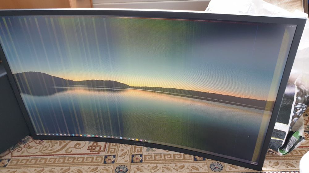 "DEFEKT" Samsung Gaming Curved Monitor 32" C32HG70QQU (Defekt) in St ...