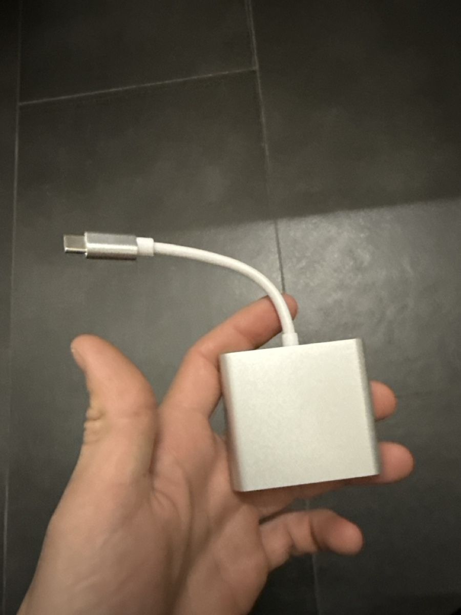 Neuwertiger USB-C Hub Adapter - Sofort verfügbar! (Neu und ...