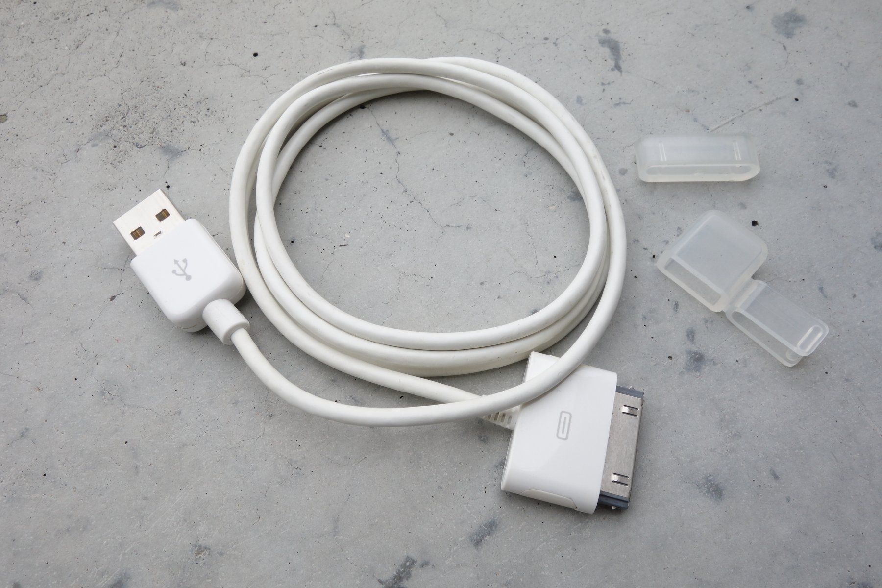 Original Apple 30 Pin USB Datenkabel für iPod, iPhone (Gebraucht) in St ...