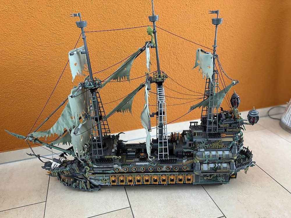 Reobricks Klemmbaustein Schiff "Fliegender Holländer" (Gebraucht) in Samstagern für CHF 590 ...