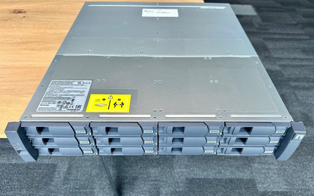 Storage - NetApp Disk Enclosure DS212C Disk Shelf SAS 12G (Gebraucht) in Sempach für CHF 448 ...