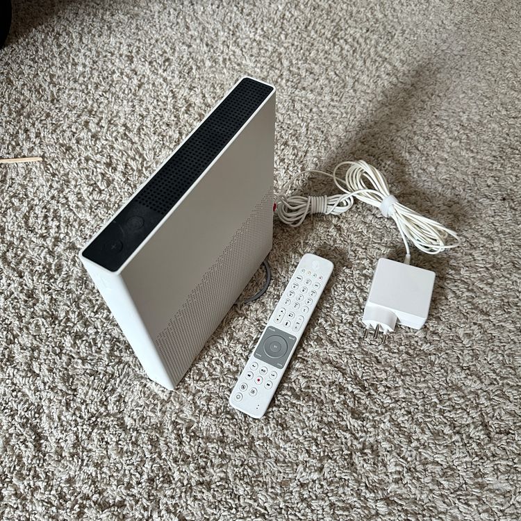 Swisscom Internet-Box 3 für Kupfer- und Glasfaseranschluss (Gebraucht ...