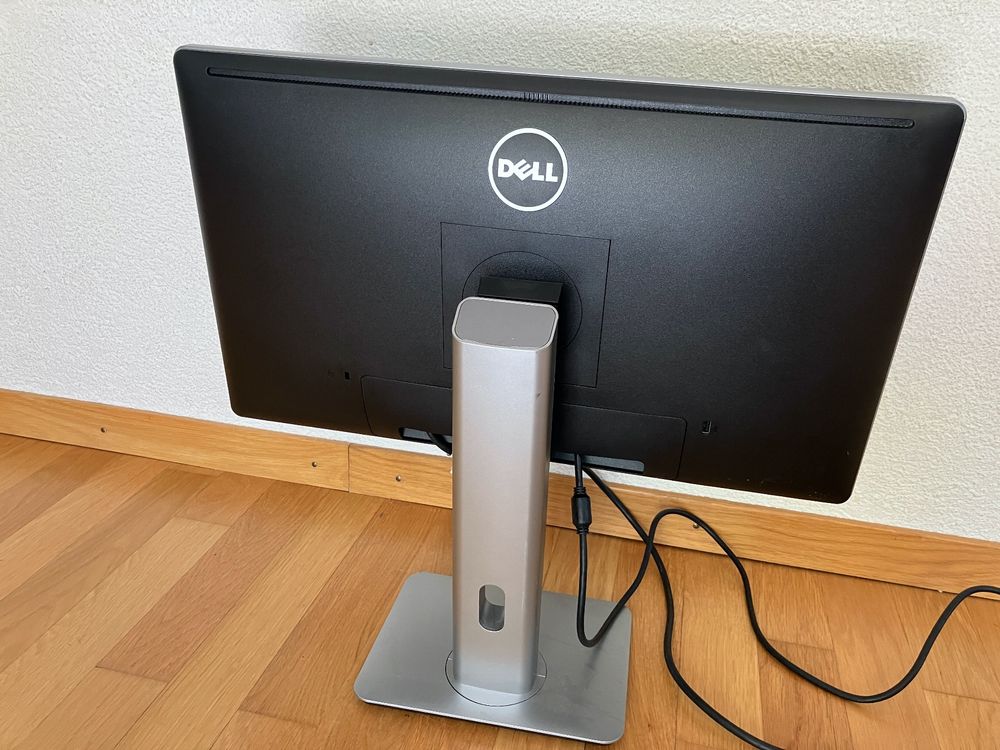 DELL Monitor P2314Ht 23 Zoll 16:9 drehbar inkl. Tastatur HP (Gebraucht ...