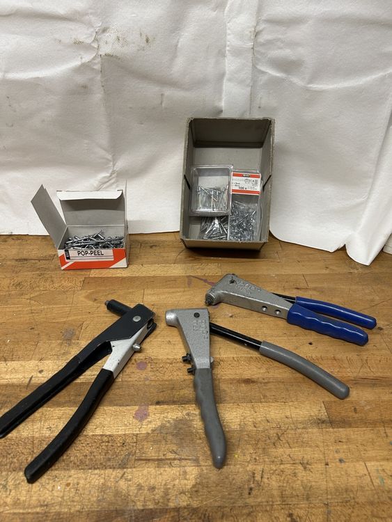 Blindnietzange POP TT55 mit Nieten-Sortiment (Gebraucht) in Würenlos für CHF 14 – nur Abholung ...