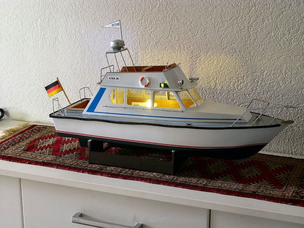 Modeljacht "LISA M" von Krick (D'occasion) à Goldswil pour CHF 180 ...