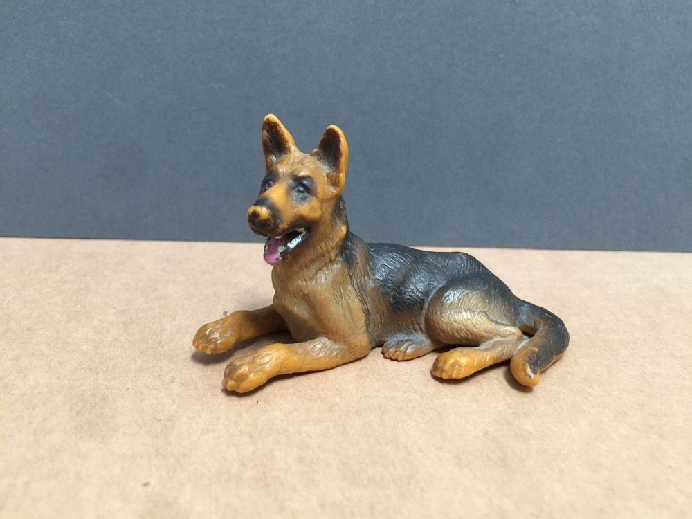 Schleich Hund Schäferhund liegend (Gebraucht) in Ennetbaden für CHF 7 – mit Lieferung auf ...