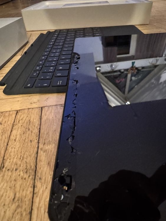 Damaged Microsoft Surface Pro X with Keyboard - Read! (55) (Defekt) in ...