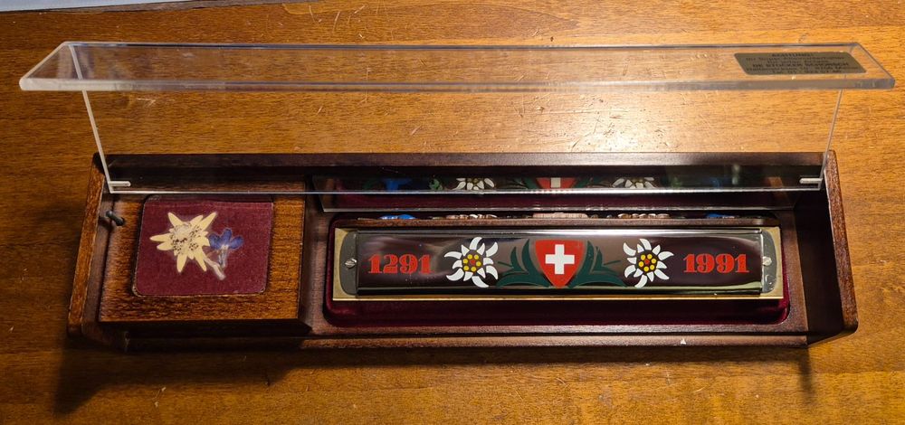 Reuge Spieluhr mit Mundharmonika zur 700 Jahrfeier Schweiz (Gebraucht ...