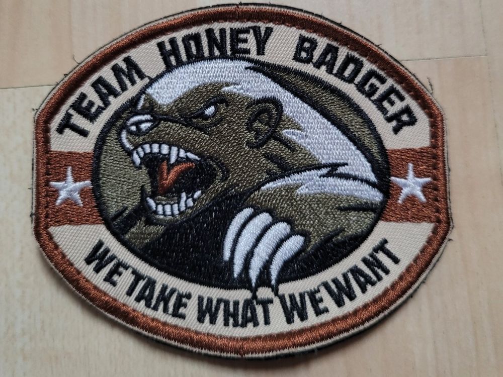 Team Honey Badger Abzeichen neuwertig (Gebraucht) in für CHF 2.1 – mit ...