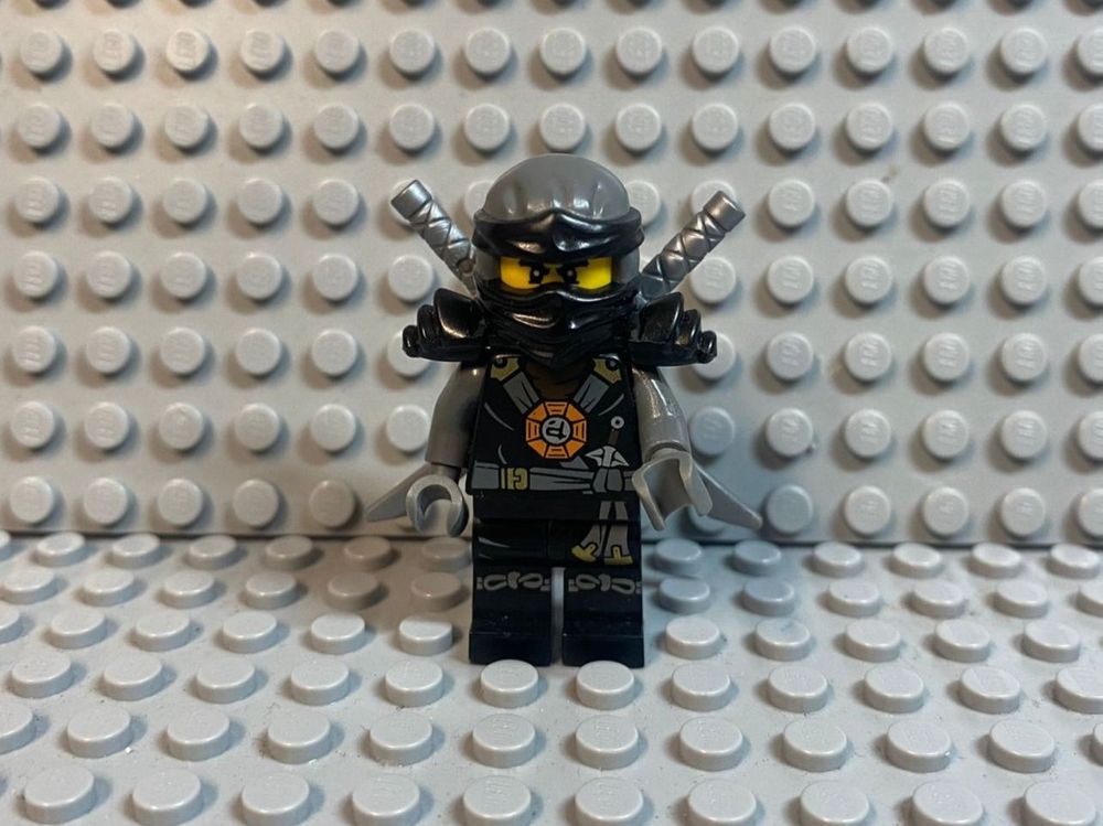 Lego Ninjago NJO140: Cole (Deepstone Armor) - Possession | Kaufen auf ...