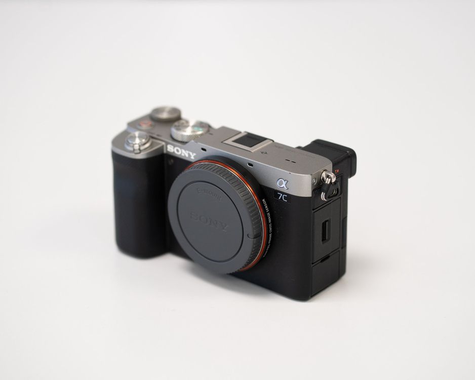 Sony Alpha A7c + Smallrig cage (Gebraucht) in Suhr für CHF 989 – mit ...