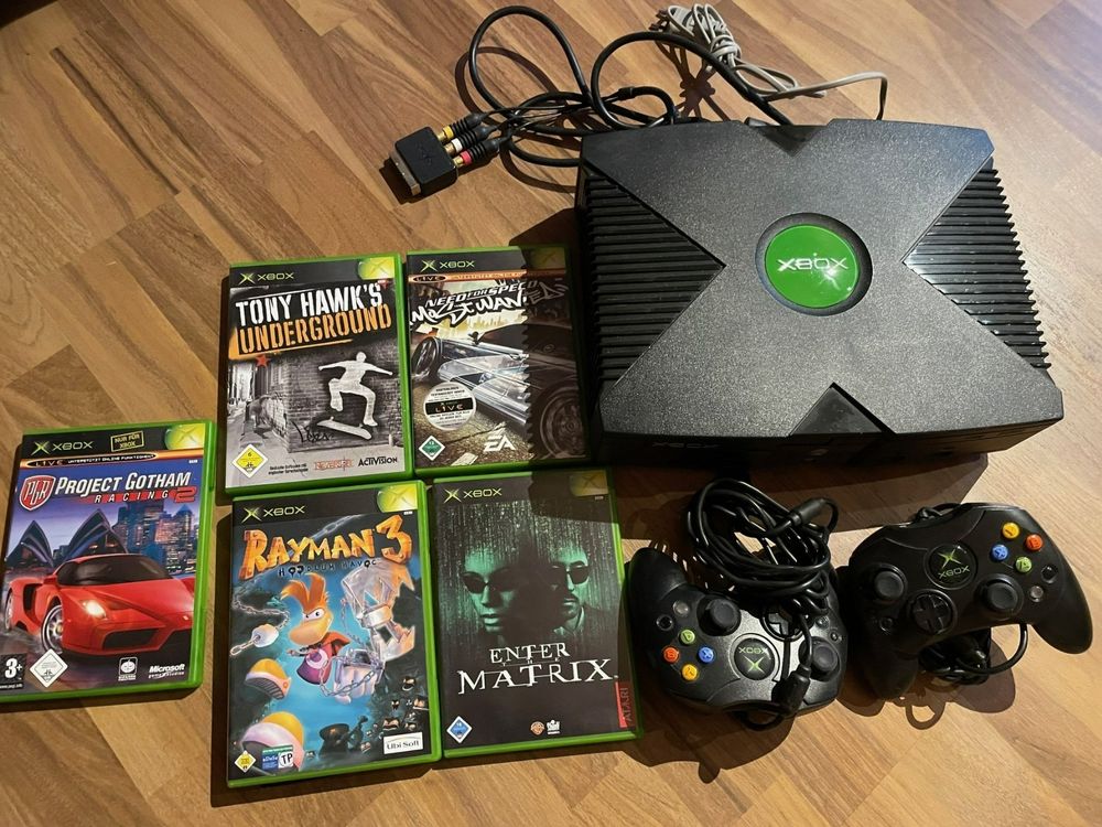 Microsoft XBox Classic mit 5 Spielen, 2 Kontrollern | Kaufen auf Ricardo