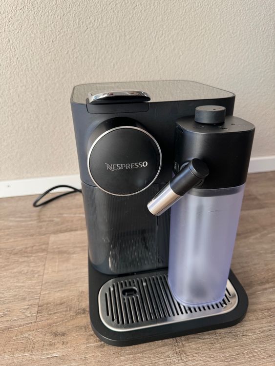 Nespresso Maschine Kaffee Schwarz Kaufen Auf Ricardo