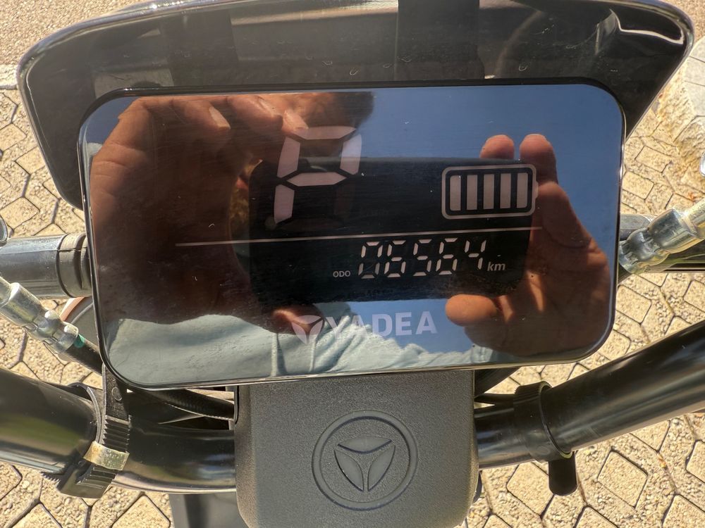 Yadea DE3 E-Roller – 20-25km/h – Occasion (Gebraucht) in Bern für CHF ...