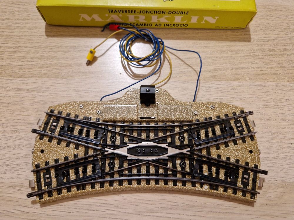 Märklin 5128 kreuzungsweiche H0 (9) (Gebraucht) in St-Aubin-Sauges für ...