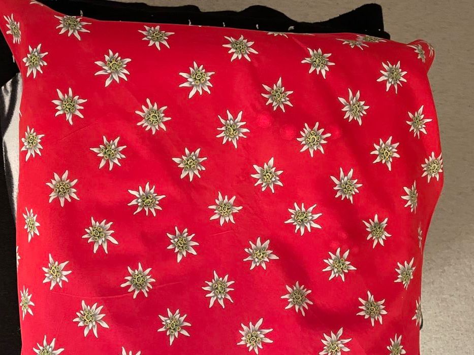 Edelweiss Christian Fischbacher 56x58 cm (Gebraucht) in Zürich für CHF 6 – mit Lieferung auf ...