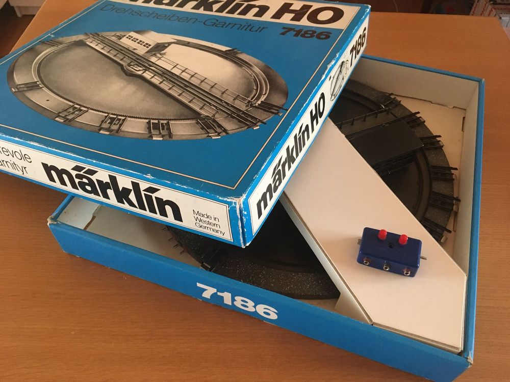 Drehscheibe Märklin HO 7186 mit Stellpult, OVP (Gebraucht) in Nesslau ...