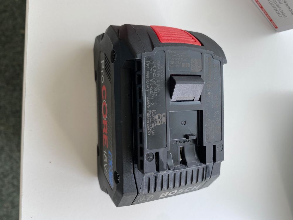 Bosch Pro Core Akku 18V 8Ah (Neu und originalverpackt) in Zürich für ...