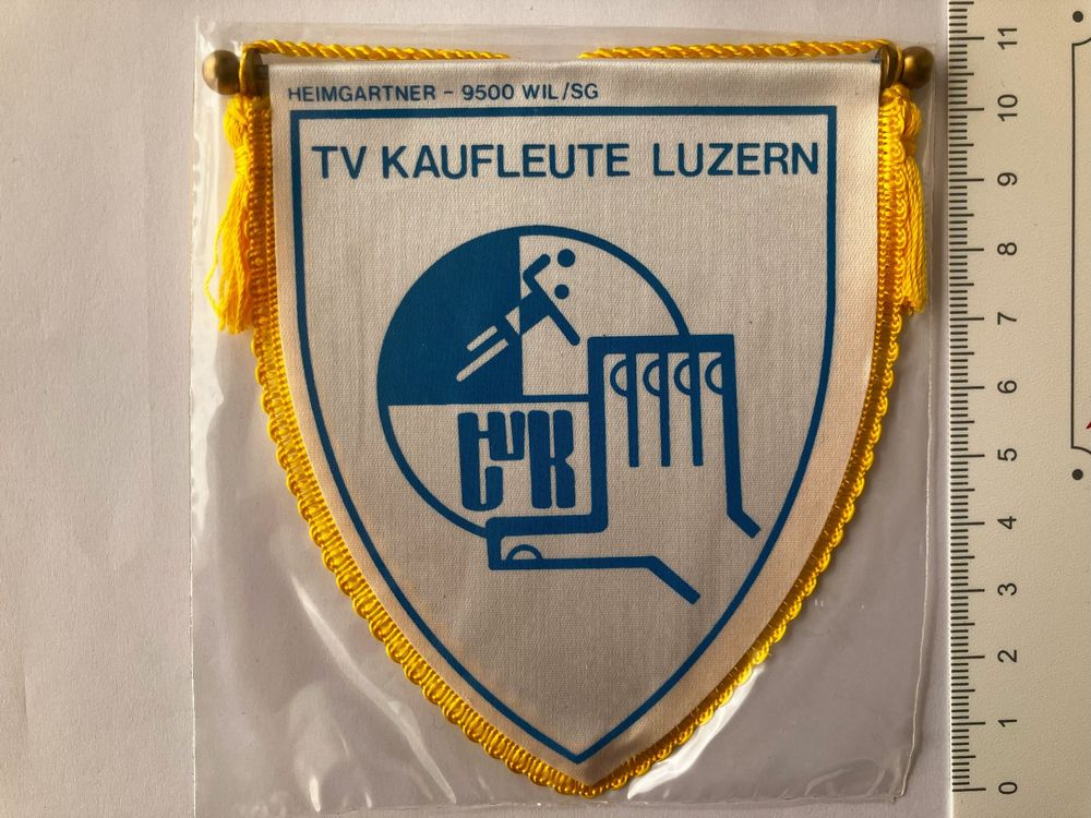 Vintage Fanion/Wimpel TV KAUFLEUTE LUZERN (Neu und originalverpackt) in Gland für CHF 10 – mit ...