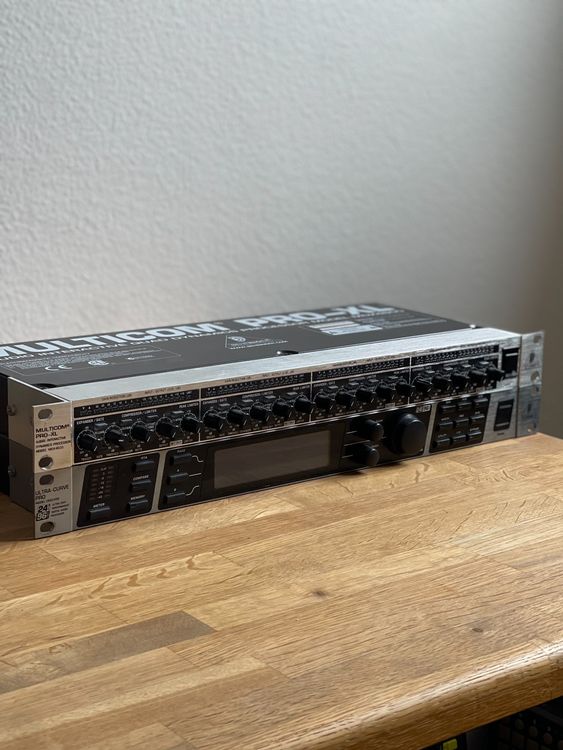 Behringer Multicom Pro-XL + Behringer Ultra Curve Pro Bundle (Gebraucht ...