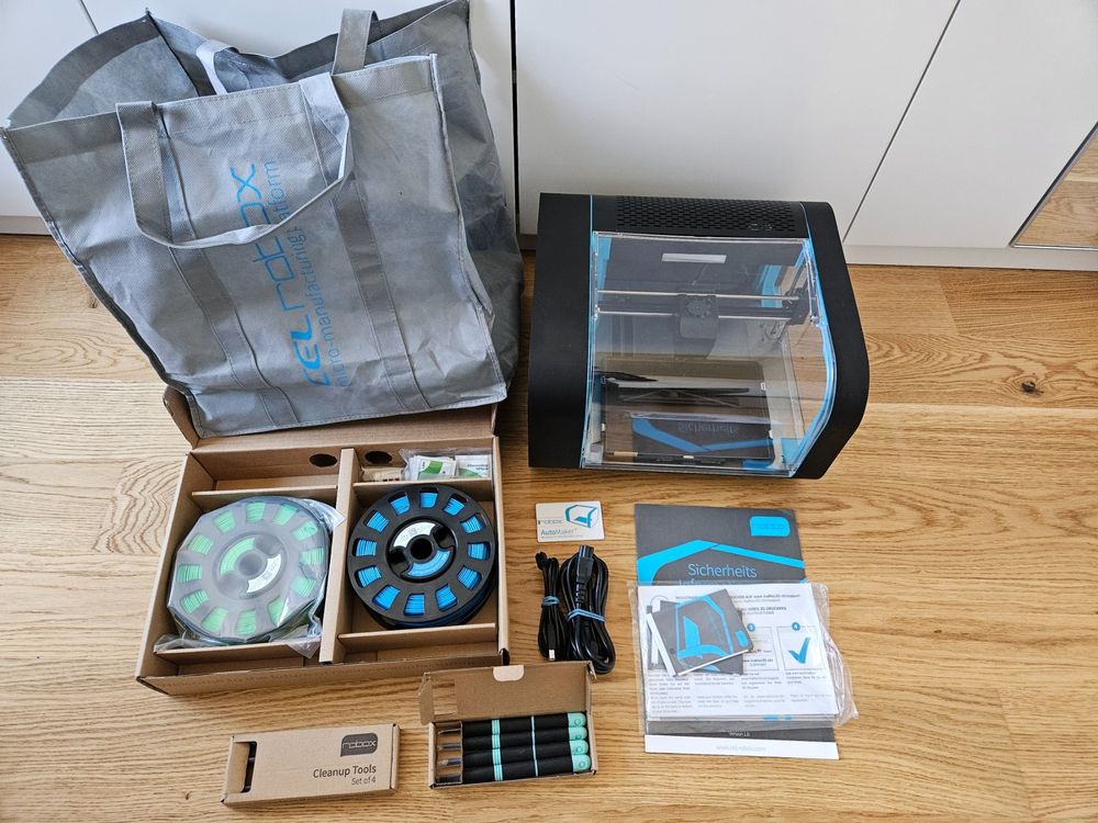 Cel Robox RX01 mit Zubehör (4 Rollen Fillament) (Defekt) in Liebefeld ...