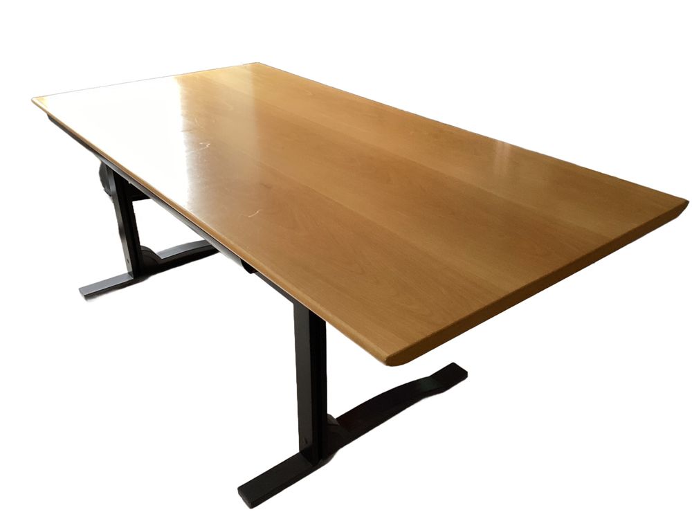 Stabiler, schwerer Tisch (Gebraucht) in Samstagern für CHF 1 – nur Abholung auf Ricardo kaufen