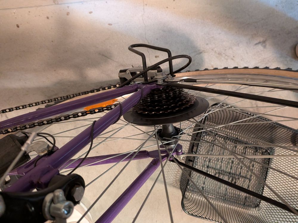 Gut erhaltenes Damenvelo, lila/türkis, ideal für den Herbst (Gebraucht ...