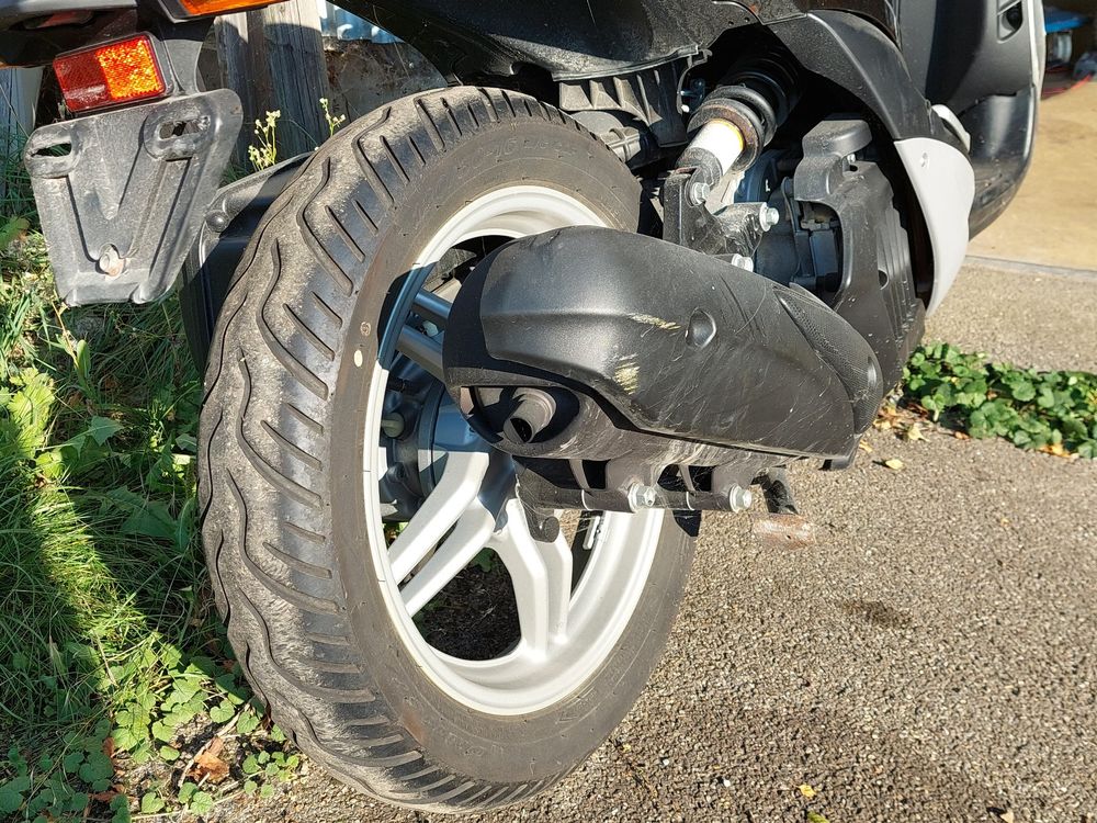 Yamaha HW 125 Xenter X enter Unfall Roller Scooter Topcase (Defekt) in ...