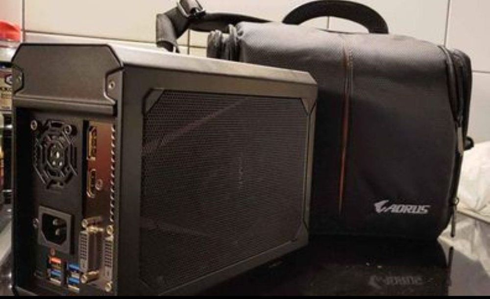 Gigabyte Aorus Gaming Box GTX 1070 eGPU (Neu (gemäss Beschreibung)) in ...