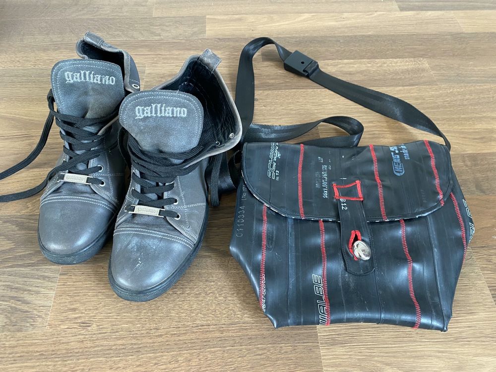 original Galliano Boots + B12 design Tasche (Gebraucht) in Mels für CHF ...